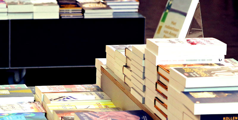 Selected best EFL books for teachers and students